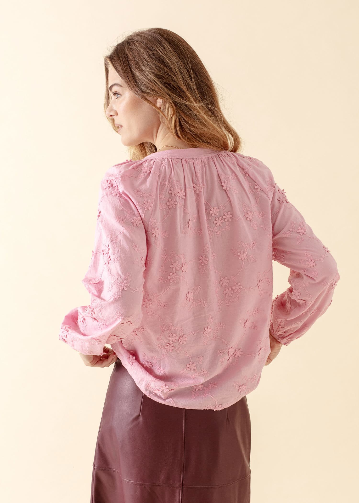 LIMA - Rosa broderad bomullsblus - Rosa | Indiska.com