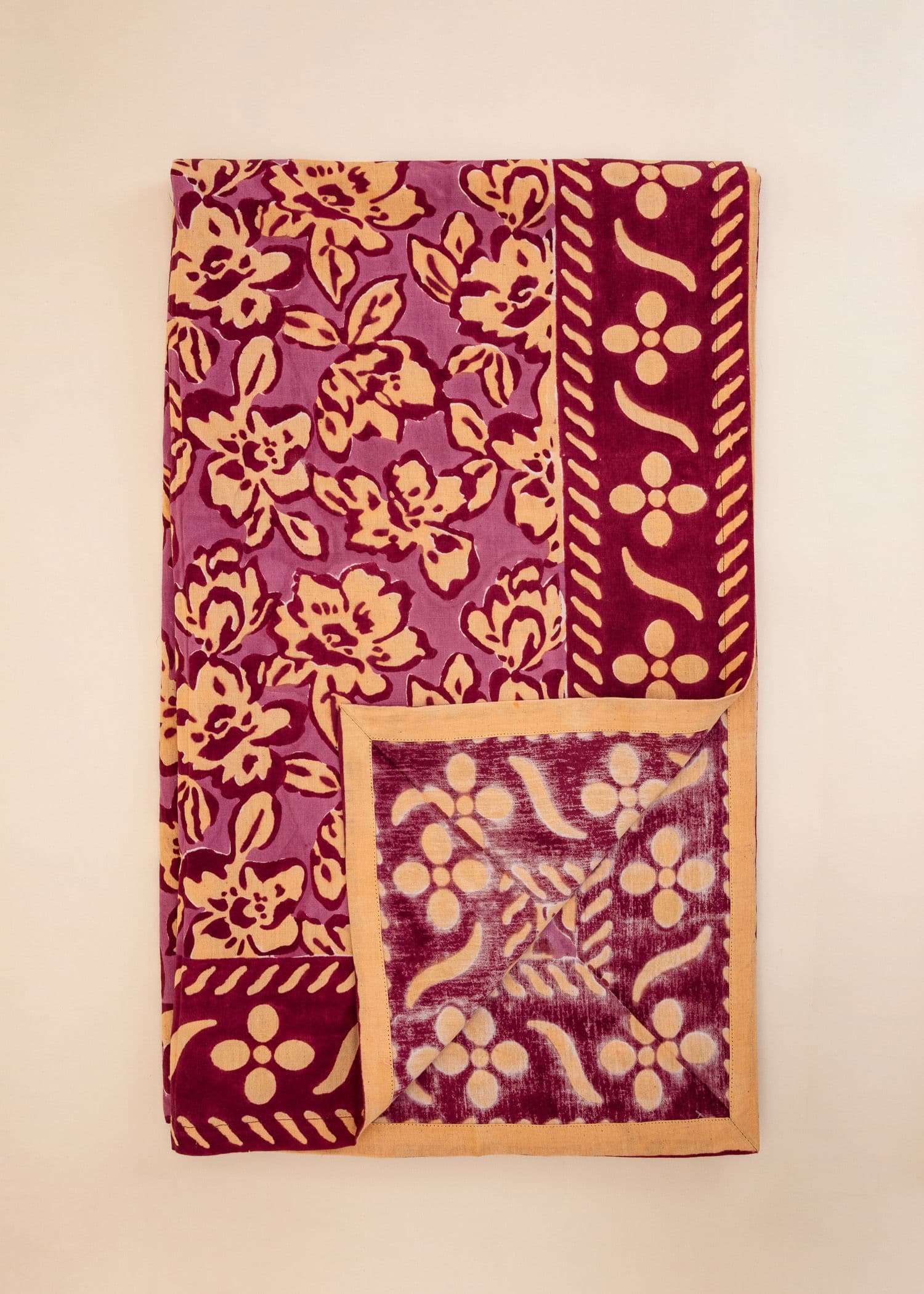 Viny - Blommig blocktryckt duk 150x250 cm - Rosa | Indiska.com