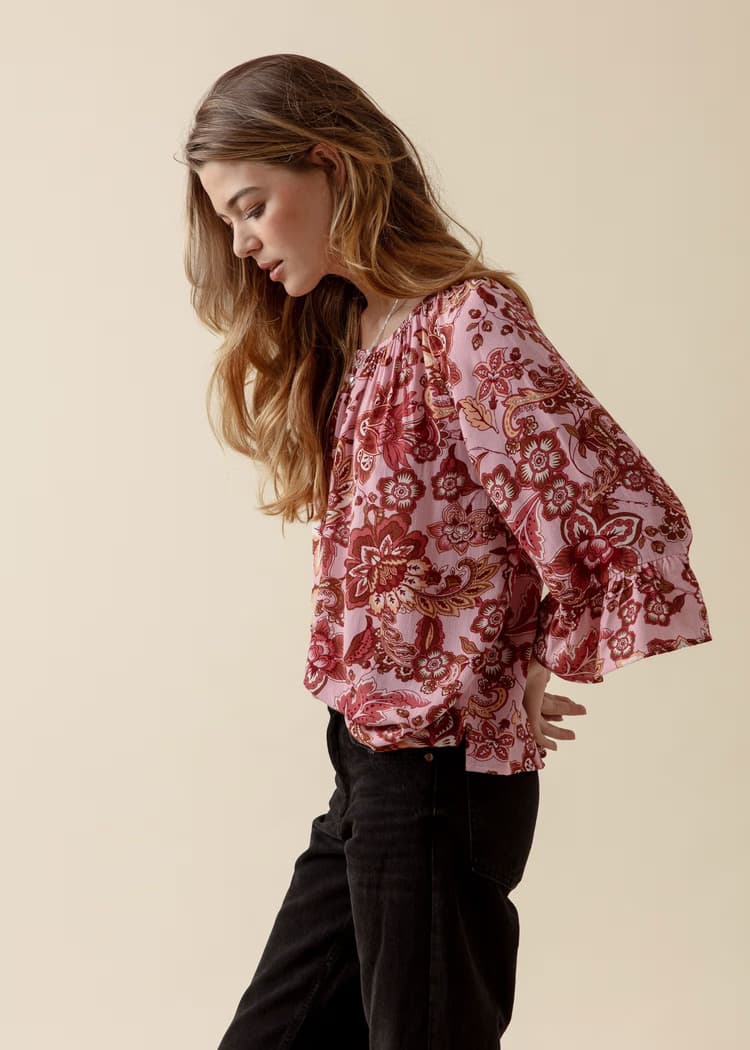 DOLLIE - Blommig blus med 3/4 ärm - Röd | Indiska.com